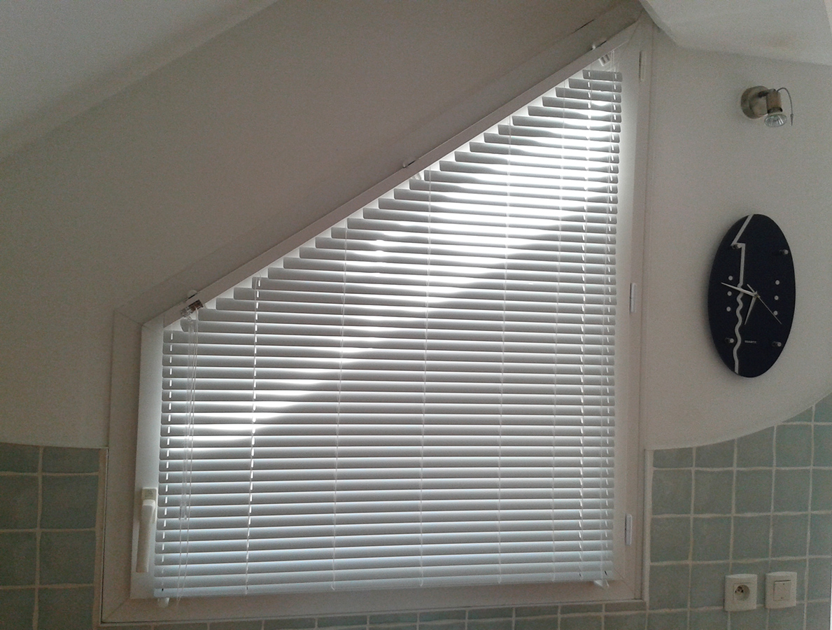 Store vénitien trapézoïdal